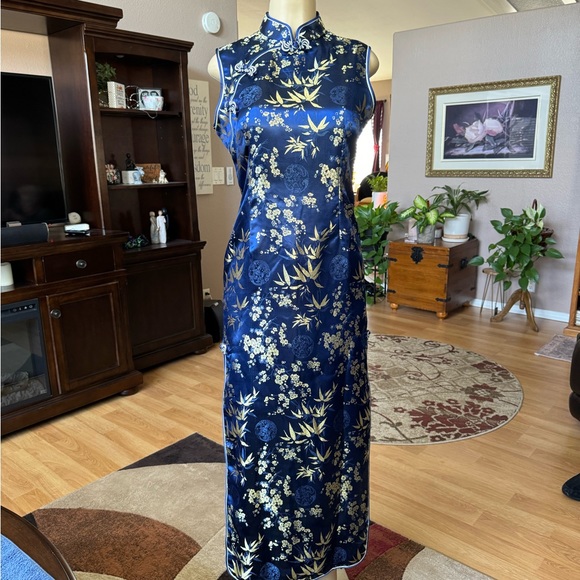 Mimi | Dresses | Mimi Blue Gold Sleeveless Maxi Dress Wzipper In ...